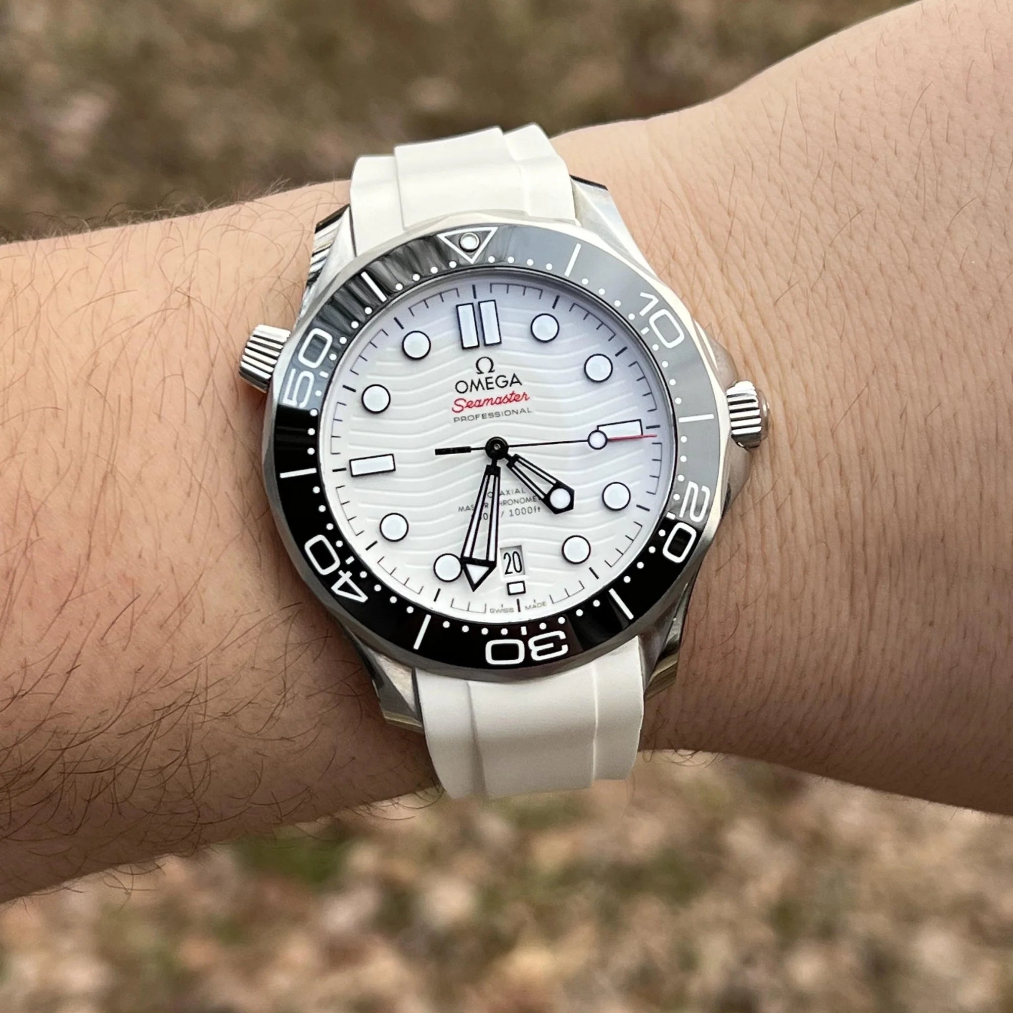 Omega Seamaster 300 Straps – High-Quality Rubber Bands | Helvetus®