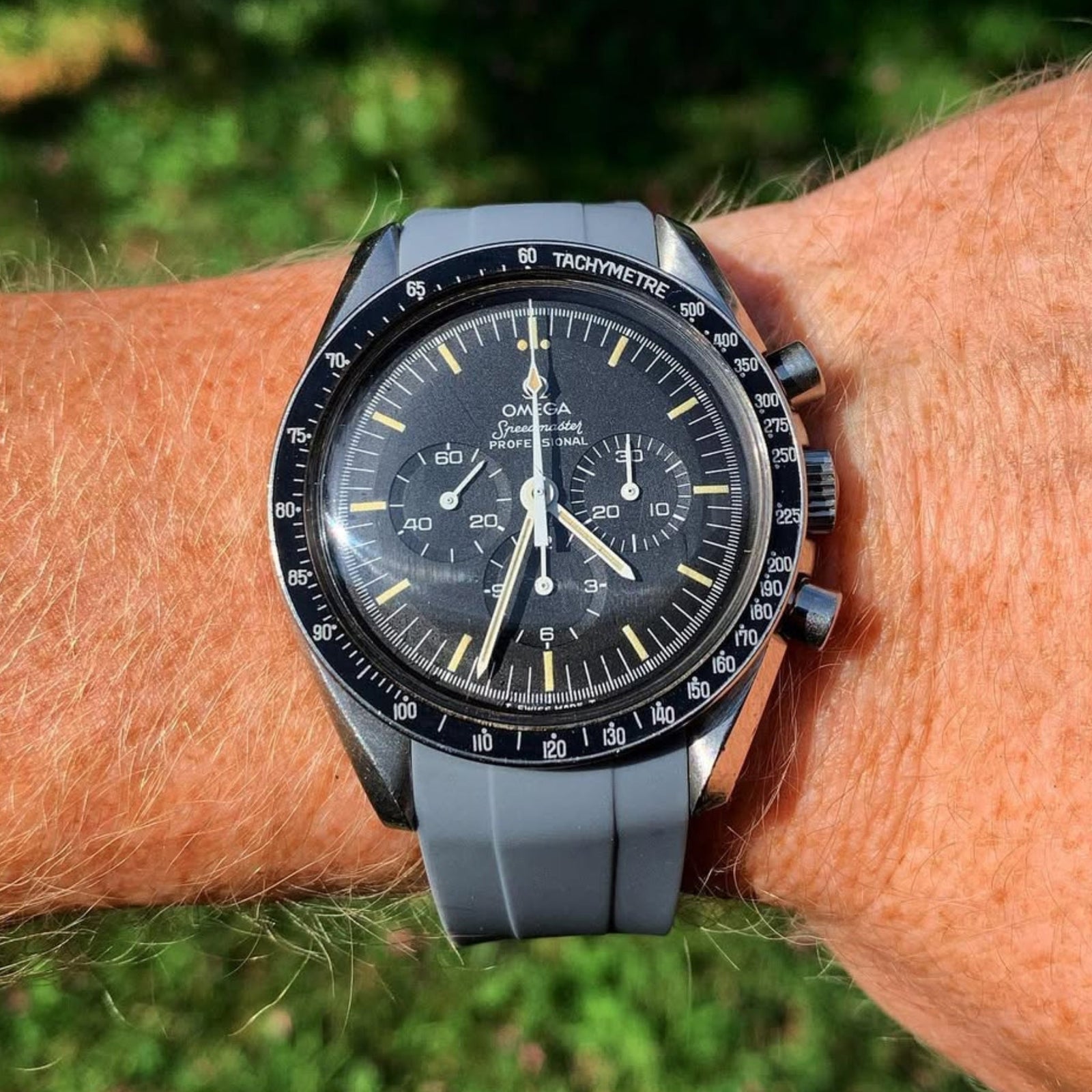 Omega Speedmaster Straps – High-Quality Rubber Bands | Helvetus®